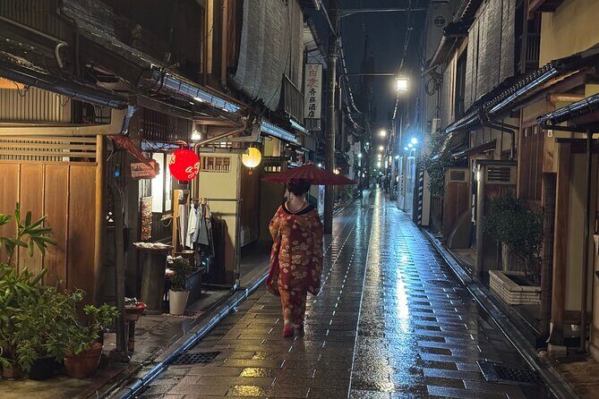 Kyoto Gion Night Tour: Discover Geisha District and Hidden Gems - Analyzing the Cost and Overall Value