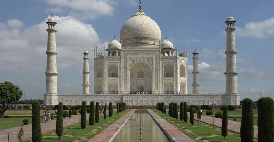 Luxury train tour from Delhi to Agra - Exploring the Iconic Taj Mahal