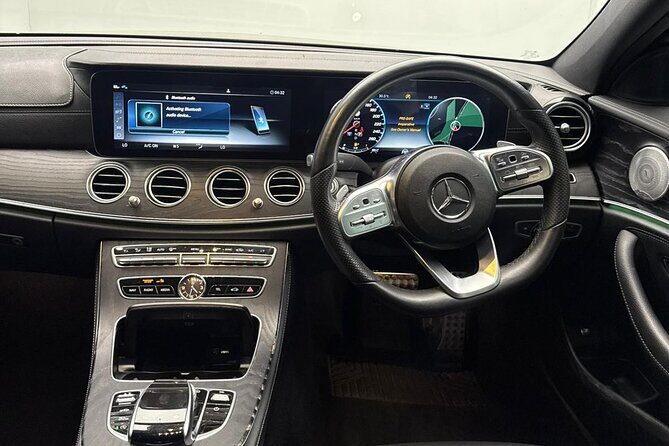 Luxury Vehicle Transfers Gold Coast Airport to Gold Coast Hotels - Who Should Consider This Service?