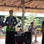 Mekong Delta Floating Market Luxury Group Tour - Transportation and Group Size