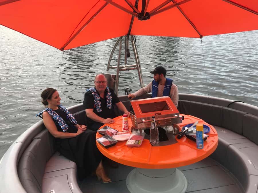 Melbourne: Aqua Donut Self-Drive BBQ Boat Rental - The Experience in Action