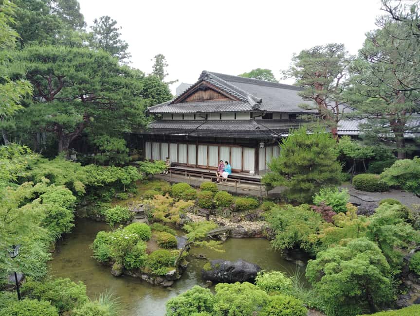 Nara: Yoshikien and Isuien Gardens Tour with Tea Tasting - The Tour Experience in Detail
