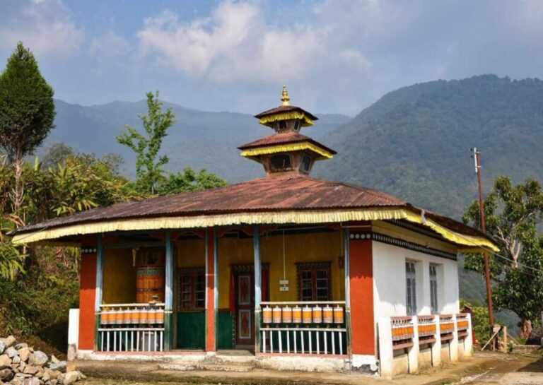 Private Daytrip to Kalimpong from Darjeeling by Car - Transportation and Group Size