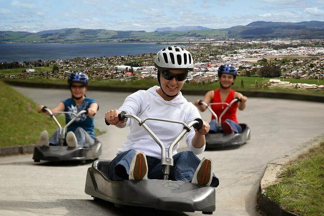 Private, via beaches, Kiwi farm to Rotorua 8 lakes & Geothermal - The Value of This Tour