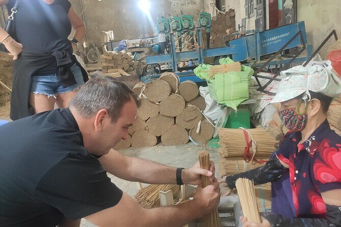 Quang Phu Cau Incense Village And Perfume Pagoda Full-Day Tour - Lunch and Transition: Savoring Local Flavors