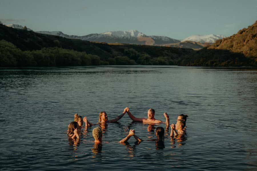 Queenstown: Riverside Sauna and Cold Plunge Experience - Fireside Chats and Herbal Tea