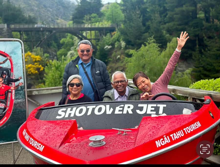 Queenstown: Wanaka & Arrowtown Guided Private Day Tour - What to Expect: A Closer Look at the Day