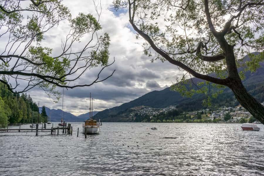 Queenstown Winter Private Walk: Enchanted Holiday Magic - A Deep Dive into the Tour