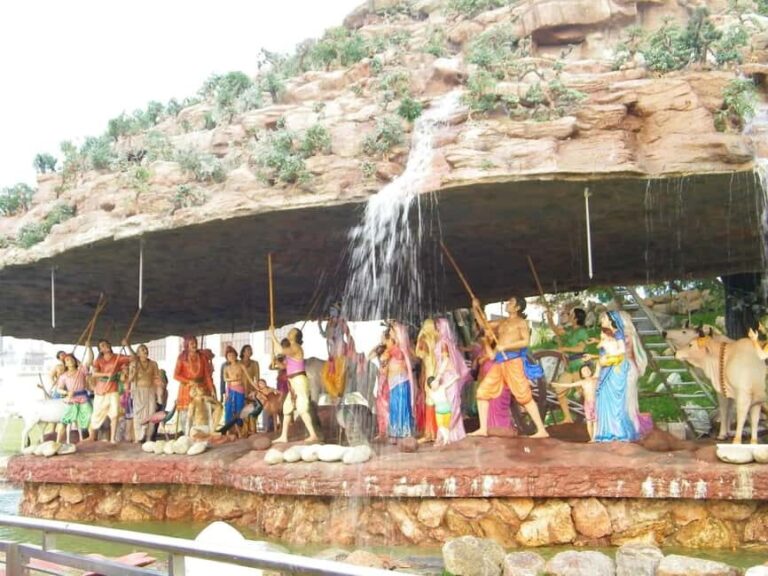 Same-Day Mathura: Temples, Holy Ghats & Divine Bliss - Who Should Consider This Tour?