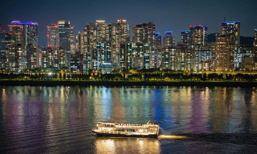 Seoul: Han River Night Picnic & Games with Cruise - Who Will Enjoy This Tour?
