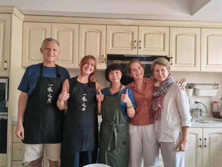 Shanghai: Pan-Fried Bun Cooking Class with Chef