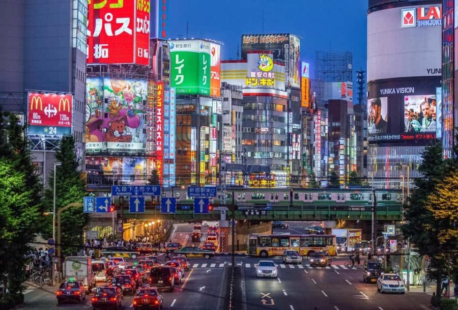 Shinjuku: Tokyo in High Definition - Walking Tour - Nighttime in Kabukicho and Golden Gai