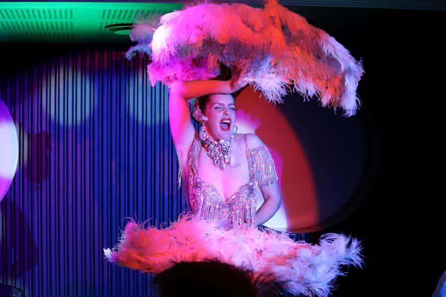 Sydney: Cabaret Dinner Show at the Honeycomb Club - The Experience in Detail