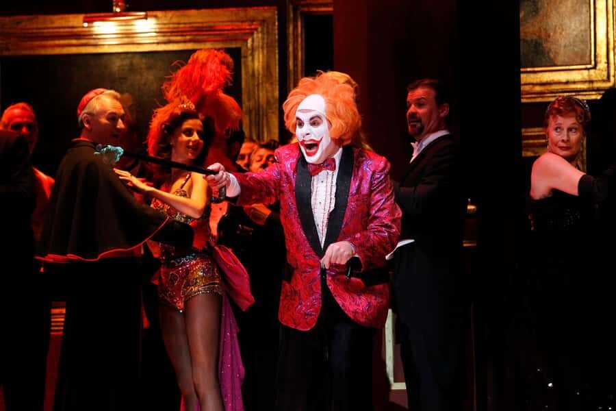 Sydney: Rigoletto at the Sydney Opera House - A Word About the Content