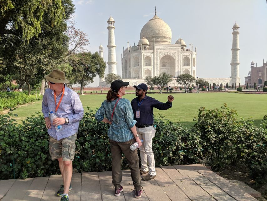 Taj Mahal: Shared Group Tour with Transfer from New Delhi - The Highlights of the Tour