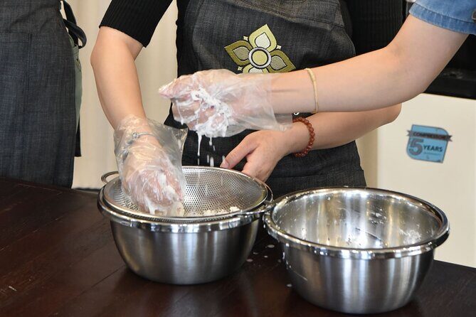 Thai Cooking Class with Market Tour in Sathon Bangkok - Authenticity and the Experience Atmosphere