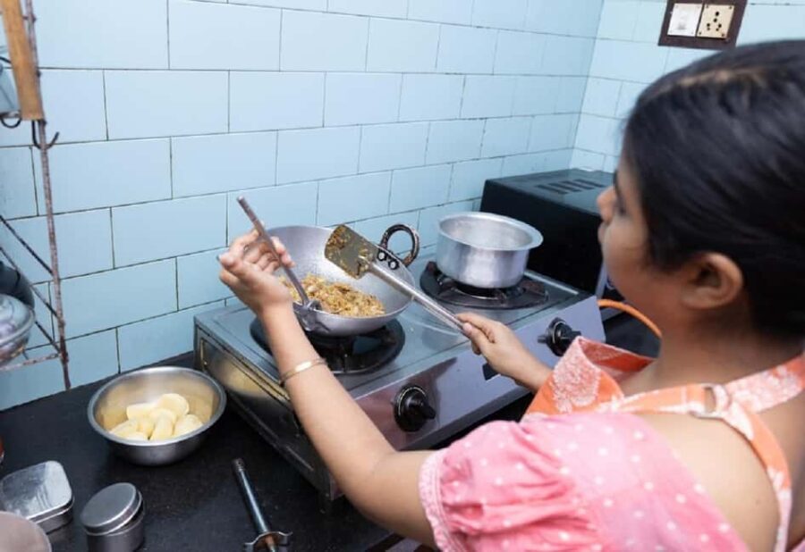 Varanasi: Traditional Indian Cooking Class with Dinner - Why This Tour Stands Out