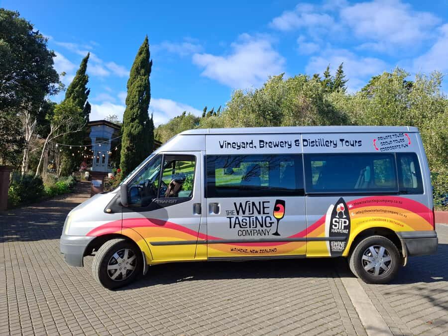 Waiheke Island: Sip and Savor 3 Vineyards Tour with Lunch - The Itinerary in Detail