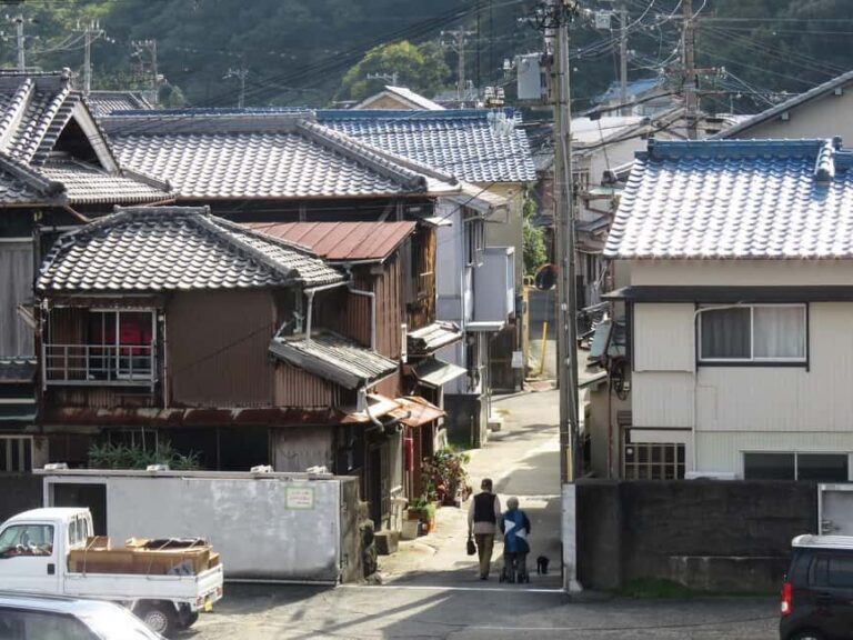Wakayama: Kada Cycling Tour with Medetai Train Ride - Enjoying the Coastal Beauty