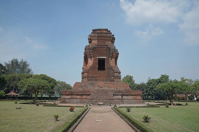 1 days Majapahit temple history tour - FAQs
