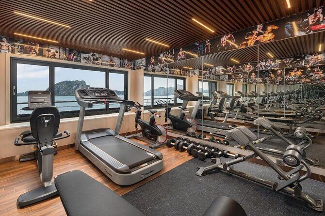 2-Day 6-Star Luxury Cruise Through Ha Long & Lan Ha Bay - Comfort & Cuisine: The Heart of the Experience