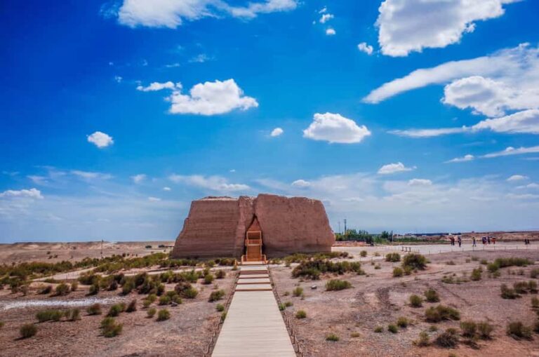 2-Day Private Tour Dunhuang Silk Road - Itinerary Breakdown: Day 1