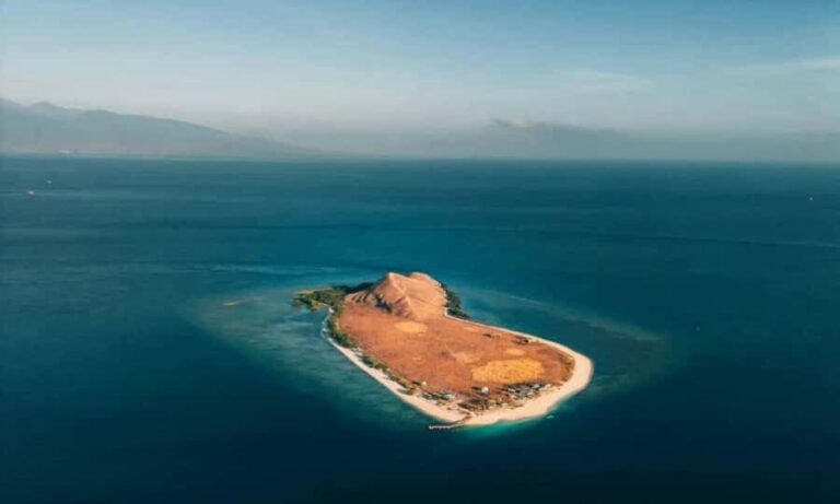 2-Day Whale Shark & Kenawa Island Adventure from Lombok - Detailed Breakdown of the Itinerary