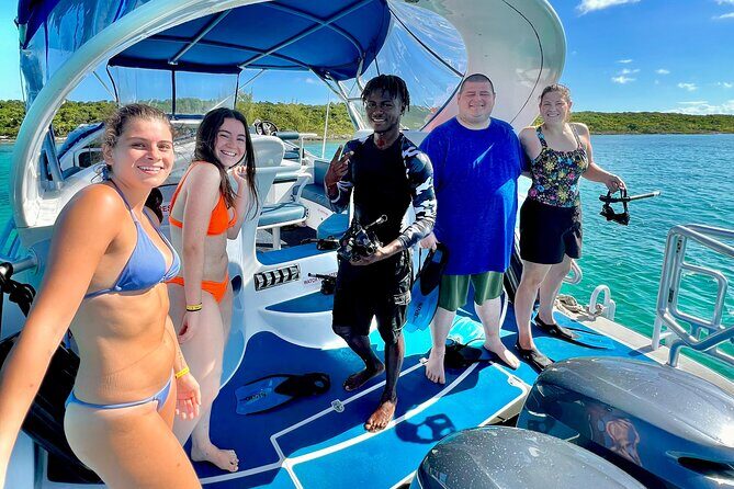2 Hours Sip and Snorkeling Experience in Bahamas - The Underwater Adventure