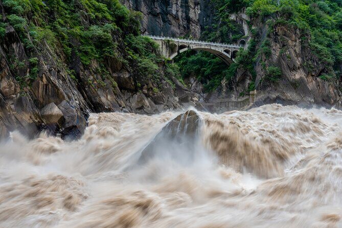 3 Day Meili Snow Mountain Private Hiking Tour - Day 2: The Majesty of Meili Snow Mountain and Peacock Mountain Trek