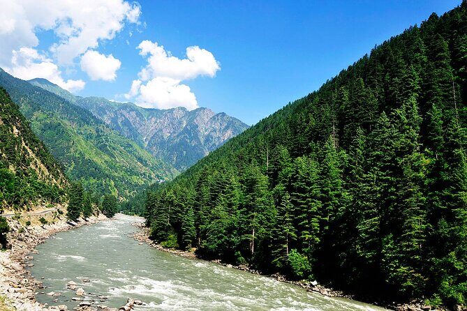 3 Days Kashmir Neelam valley Tour - Transportation and Group Dynamics