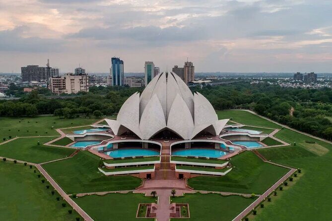 3 Days Luxury Golden Triangle Tour - Day 3: Royal Palaces & Colorful Markets