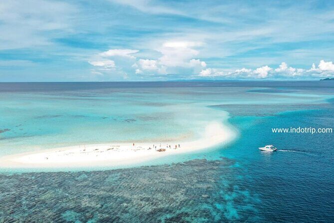 4 Days Tour and Snorkeling in Raja Ampat from Sorong - Day 2: The Karst and Reef Explorations