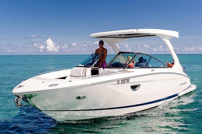 4 hour Private Boat charter to Stingray City, Snorkeling and More - The Benefits of a Private Tour