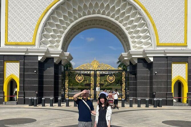 4 Hours Batu Caves and Kuala Lumpur Private Tour - Detailed Review of the Tour Experience