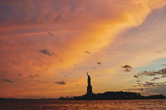 4th of July Fireworks Cruise with Open Bar, Buffet and Live Music - The Realities of the Experience