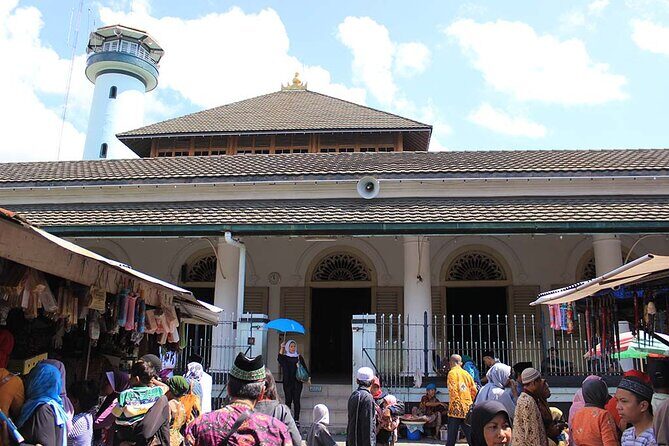 5 Hours Surabaya Comfort City Tour - Balance and Authenticity