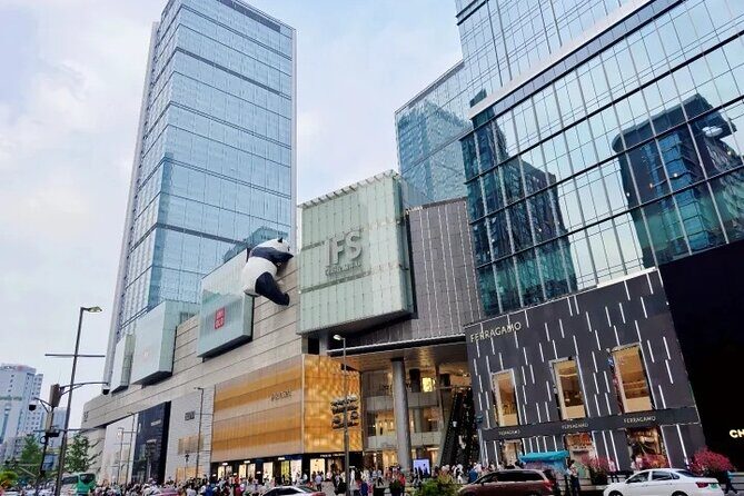 6-Day Chengdu Free Tour with Accommodation and Airport Transfer - Frequently Asked Questions