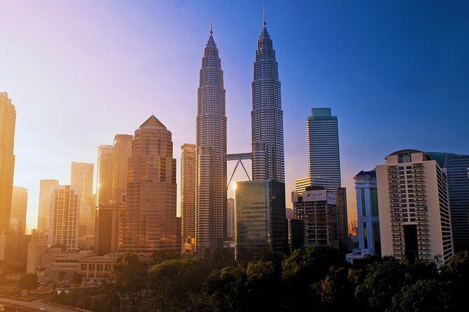 7 Wonders of Kuala Lumpur Private Tour with Twin Towers Ticket - Practical Aspects & What to Expect