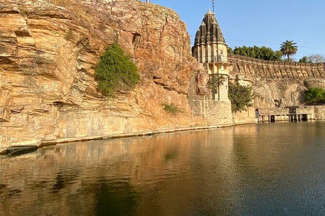 A Day Trip of Chittorgarh Fort from Udaipur with Guide Service - What Makes This Tour Stand Out?