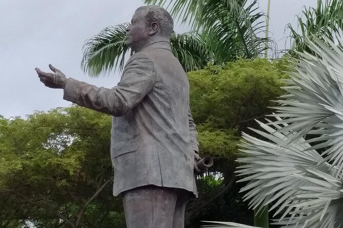 A Guided Walking Tour of a History of a City - Bridgetown - Breaking Down the Itinerary: What You’ll See and Experience