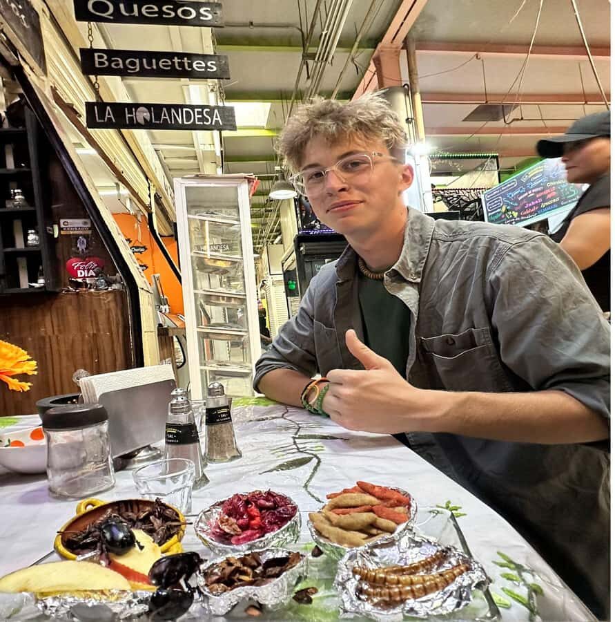 A journey of flavors and history with a chef in the historic center - Who Should Consider This Tour?