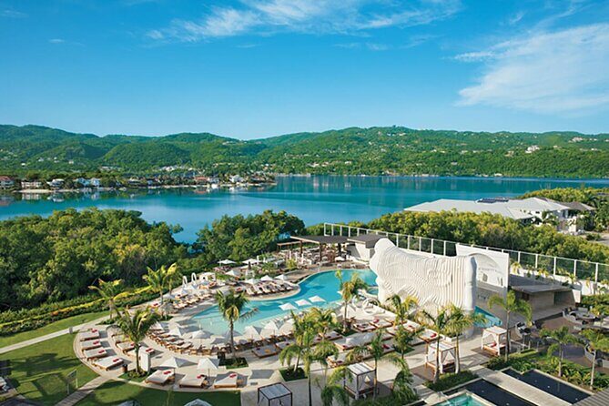 A "Private" Airport Transfer to any Resort in Montego Bay - The Booking Process and What to Expect