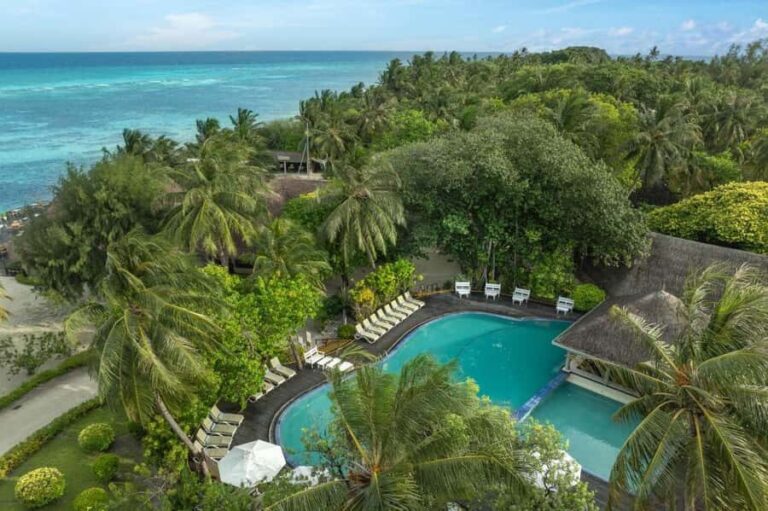 Adaaran Hudhuranfushi Resort Day Visit with Lunch - Who Would Enjoy This Experience?