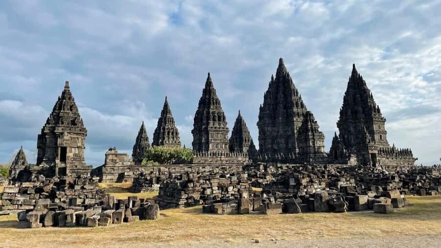 All-inclusive Prambanan Temple Half-Day Tour - Exploring the Prambanan Temple Complex