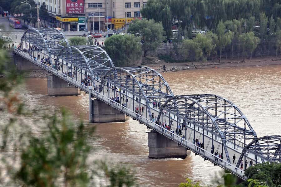 Ancient Silk Road in Gansu: Highlights Tour & Desert Feast - Exploring the Itinerary in Detail