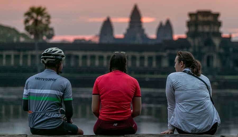 Angkor Sunrise Bike Tour / E-Bike or Tuk Tuk - Breakfast at Srah Srang
