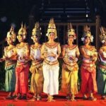 Angkor Village Apsara Theatre & Evening Tour by tuk tuk - Who Should Consider This Tour?