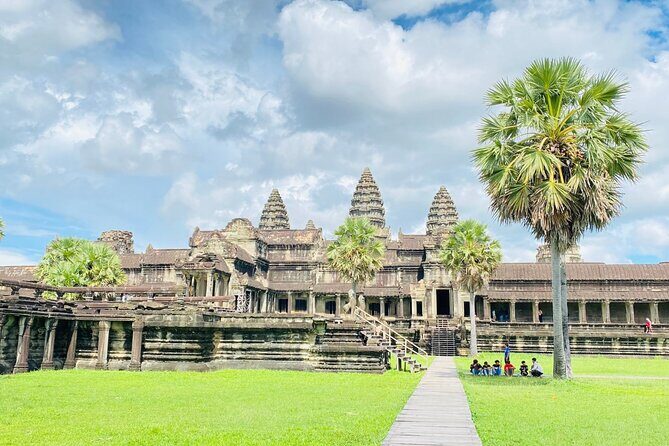 Angkor Wat Sunrise Shared Tour with Guide and Bus - The Itinerary in Detail