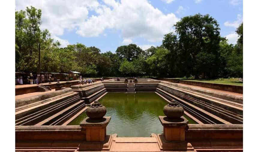 Anuradhapura: Tuk Tuk Tour with Temples & Hidden Stories - How the tour flows and what to expect