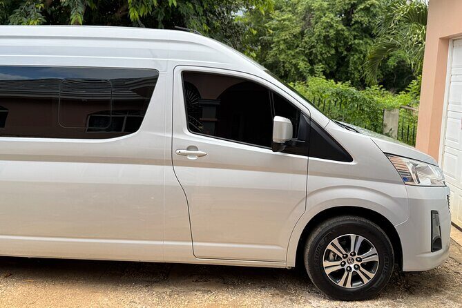 Arrive in Style Montego Bay Roundtrip Transfer - Pricing and Value